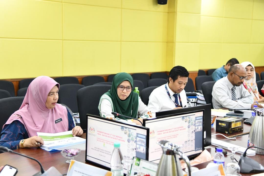 Mesyuarat 𝐹𝘪𝑟𝘴𝑡 𝐶𝘶𝑡 Laporan Ketua Audit Negara (LKAN) Tahun 2023 bagi ...